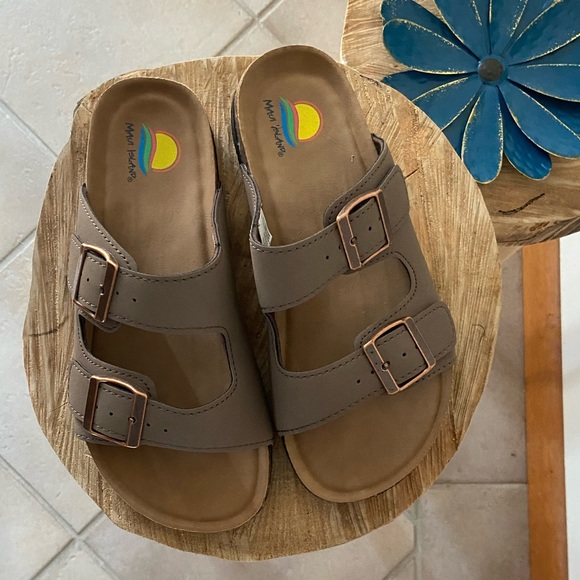 Maui Island | Shoes | New Without Box Maui Island Sandals Girls Size 5 ...